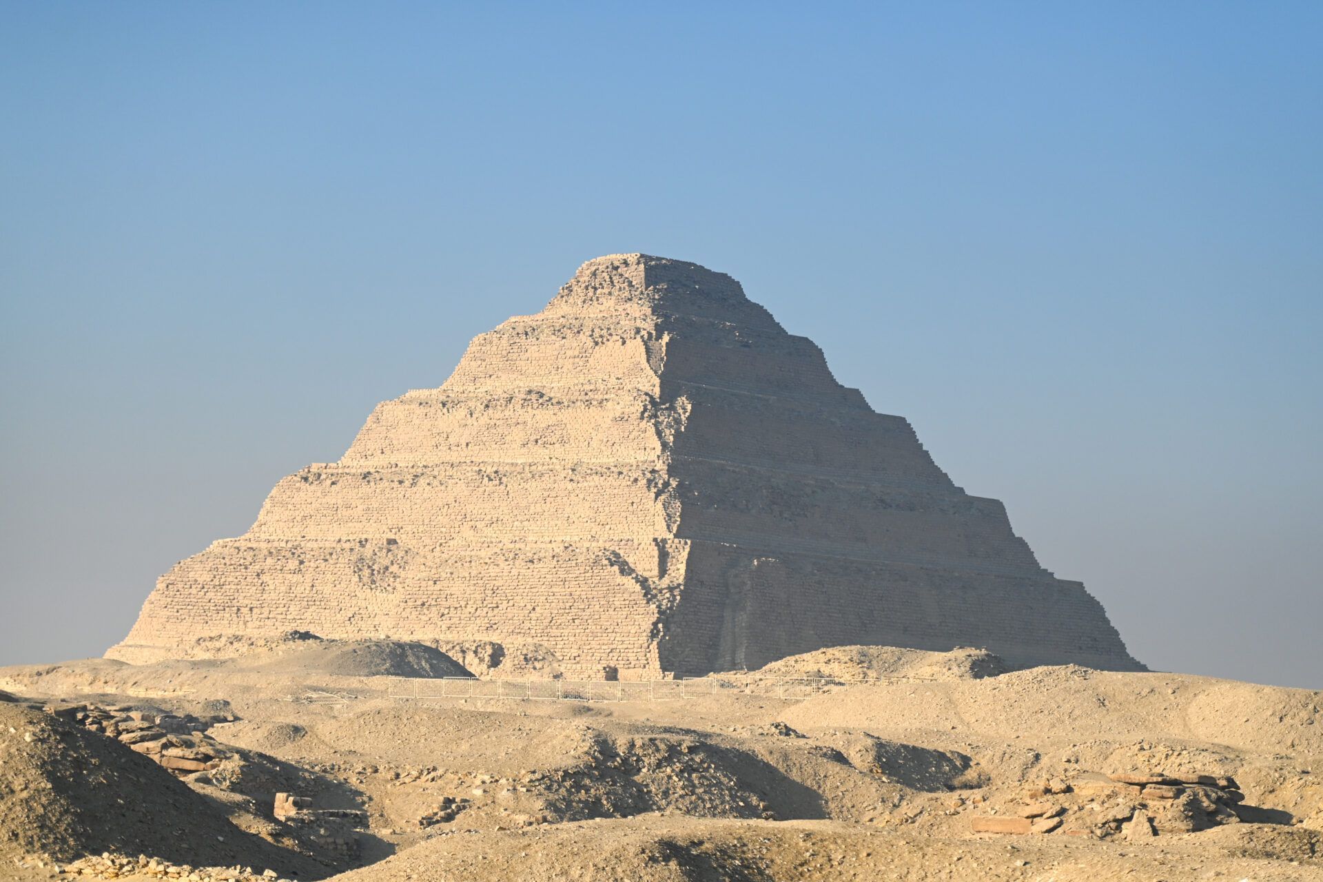 New study shows Egypt's pyramids were built using ingenious machine