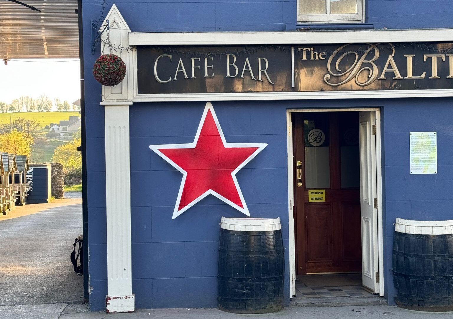 JOE.ie - WATCH: Stage invader grabs mic from UK Eurovision contestant